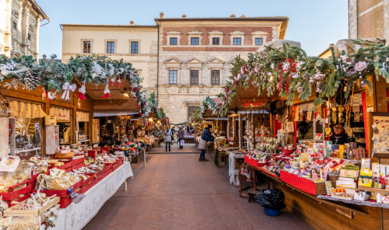 December in Italy: A Month of Magic, Markets, and Timeless Traditions ...